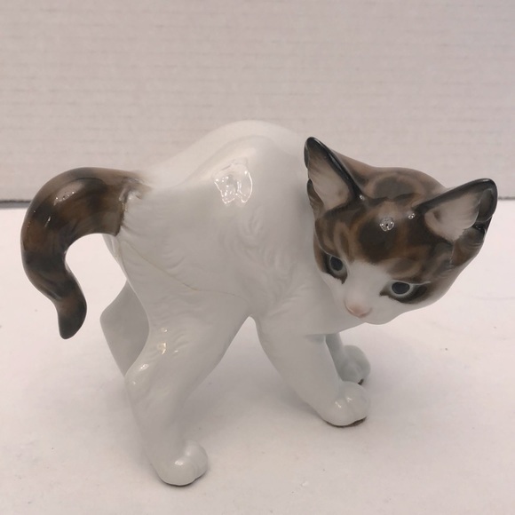 Rosenthal | Accents | Rosenthal Handgemalt Porcelain Hunched Cat ...